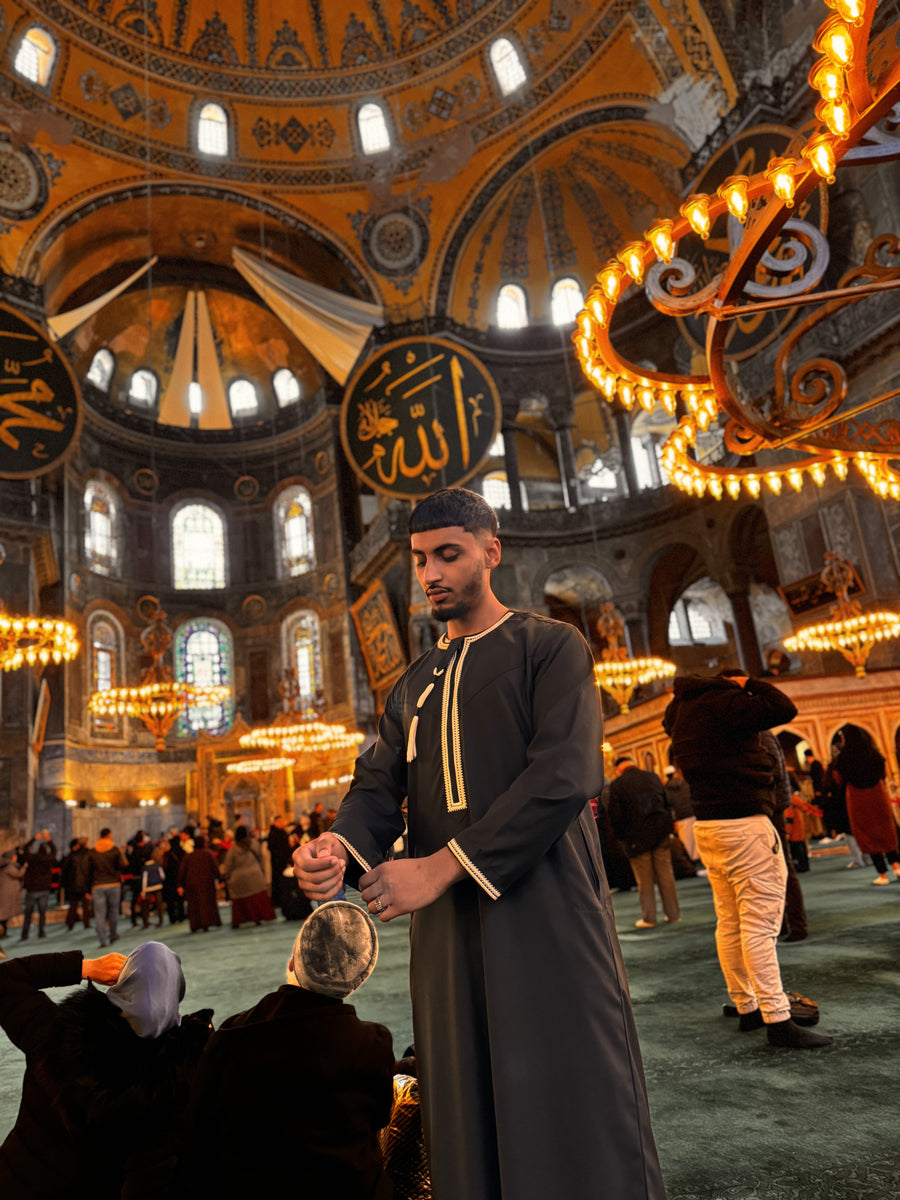 Traditional Arabic Clothing | Thobe Shop | Arabic Clothes – Al-Haq Thobes